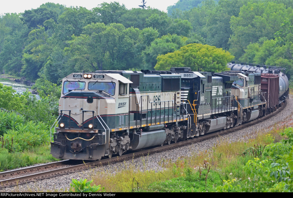 BNSF 9516, River Sub.